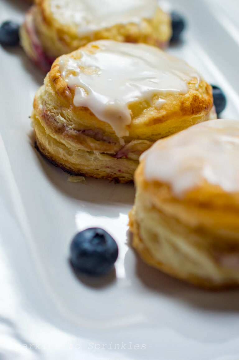 Blueberry Lemon Cronuts - Sparkles to Sprinkles Blueberry Lemon Cronuts ...