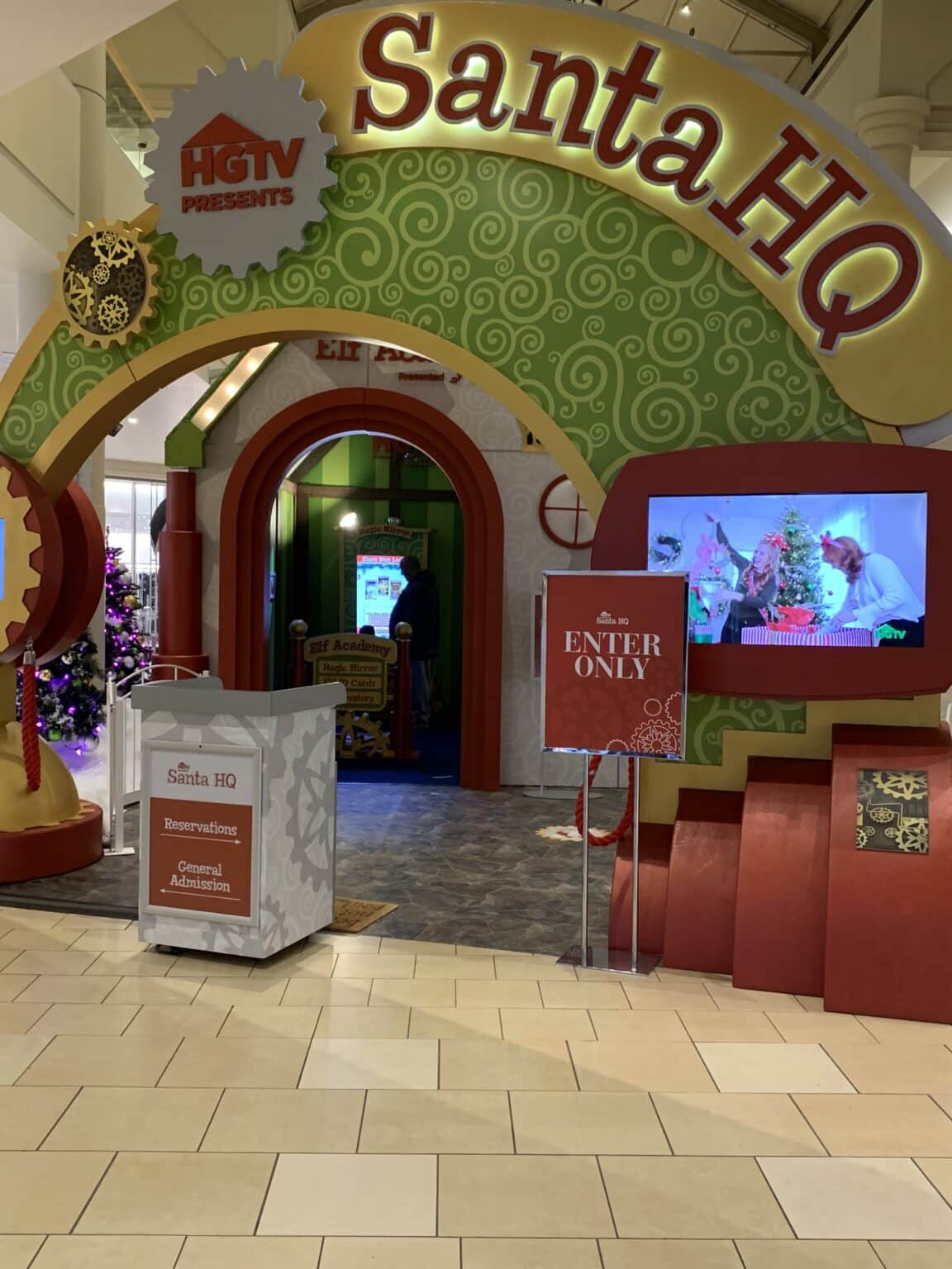 HGTV Santa HQ Interactive Family Experience - Sparkles to Sprinkles