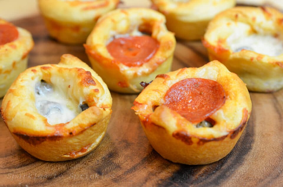 Easy Pizza Cupcakes: The Perfect Handheld Crowd-Pleaser - Sparkles to ...
