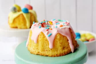 Mini Easter Bundt Cakes – A Sweet & Festive Spring Treat! - Sparkles to ...