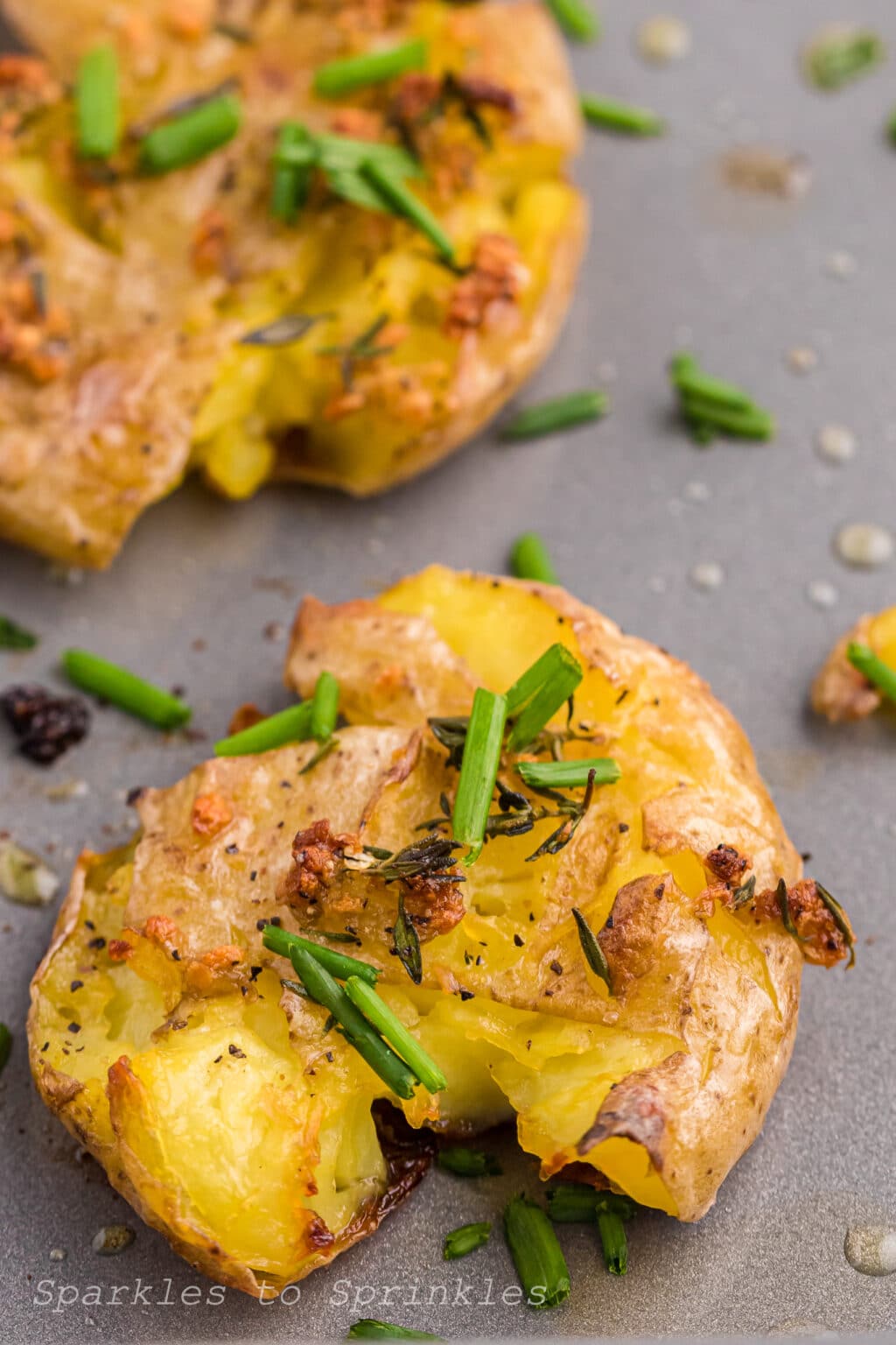 Garlic Smashed Potatoes - Sparkles to Sprinkles