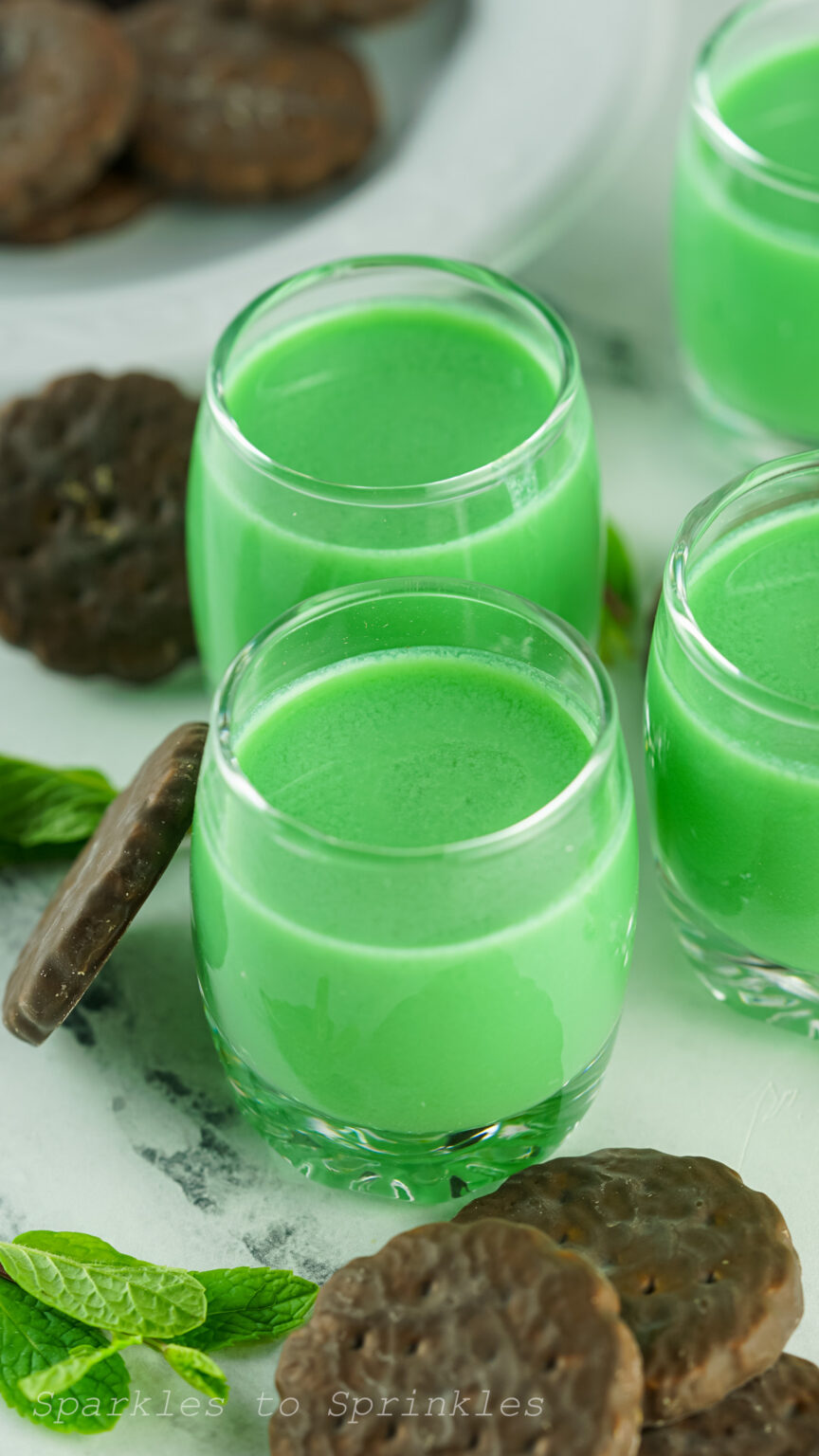 Dirty Girl Scout Shots – The Ultimate Mint Chocolate Cocktail Shot ...