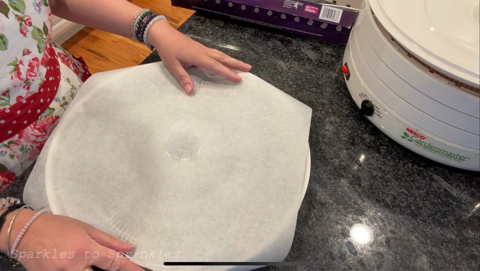 How To Make DIY Parchment Paper Round Liners - Sparkles to Sprinkles