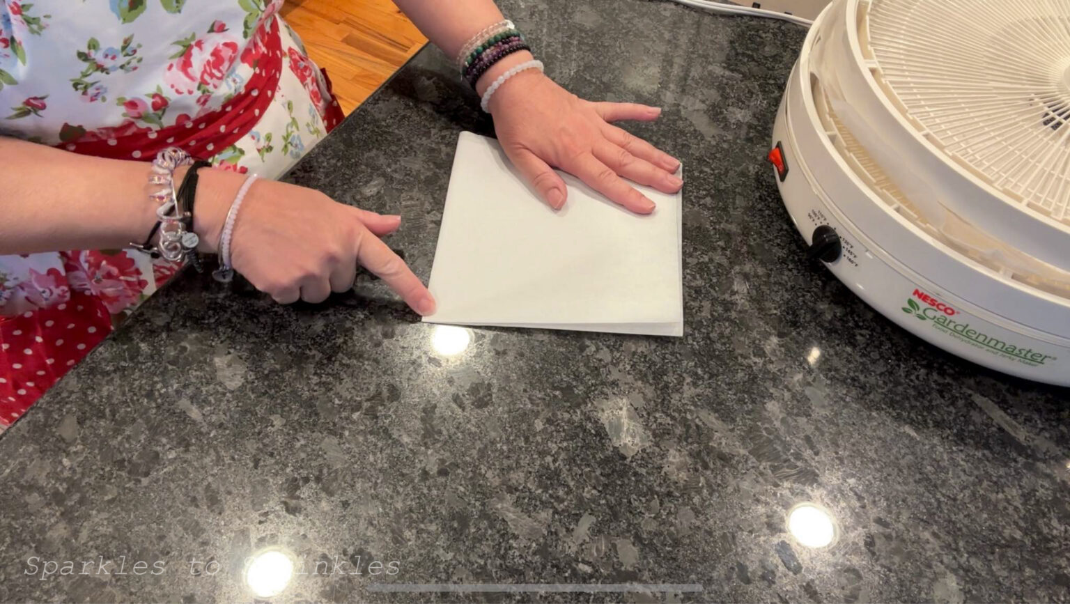 How To Make DIY Parchment Paper Round Liners - Sparkles to Sprinkles