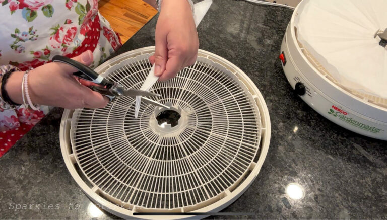 How To Make DIY Parchment Paper Round Liners - Sparkles to Sprinkles