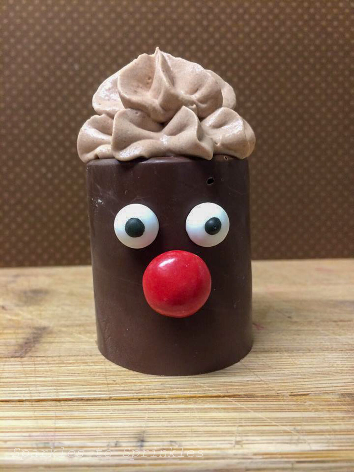 Mickey Reindeer Mousse Cups: A Festive Disney-Inspired Treat - Sparkles ...